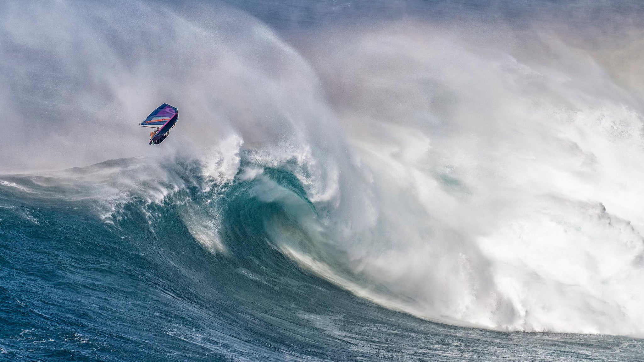 Robby and Jason Score an Epic Session at Jaws Robby and Jason Score an Epic Session at Jaws